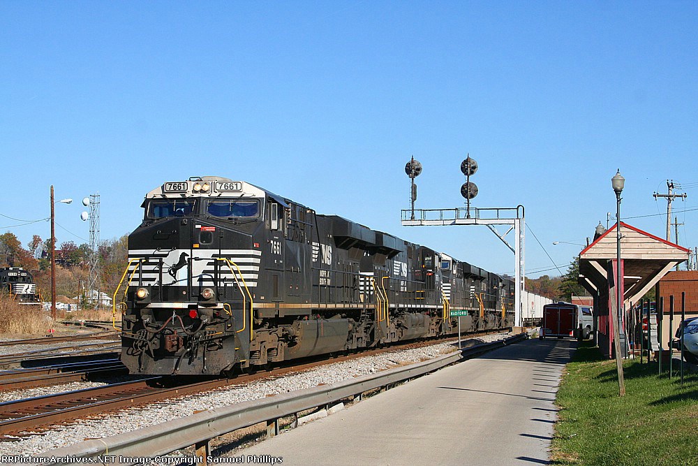 NS 723